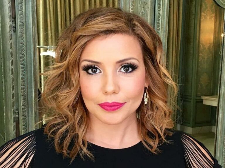 Justina Machado Bio, Age, Height, Boyfriend, Net Worth - Wealthy Spy