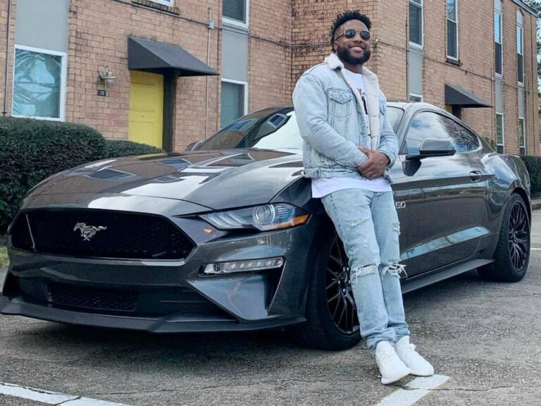Boston Scott Biography, Age, Height, Girlfriend, Net Worth