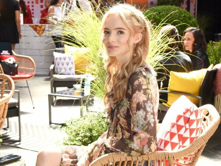 Freya Allan Bio, Age, Parents, Height, Boyfriend, Net Worth