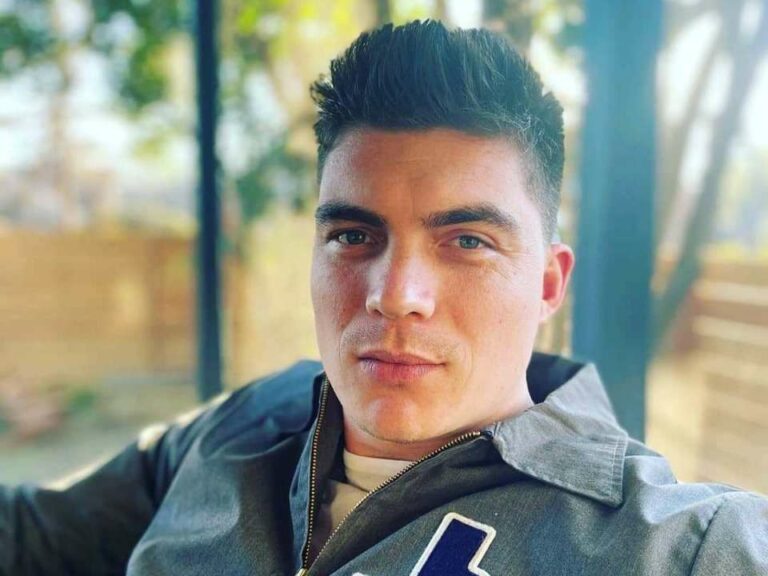 Zane Holtz Biography, Age, Height, Wife, Net Worth - Wealthy Spy