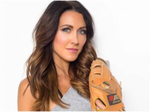 Erin Coscarelli Biography, Age, Height, Husband, Net Worth - Wealthy Spy