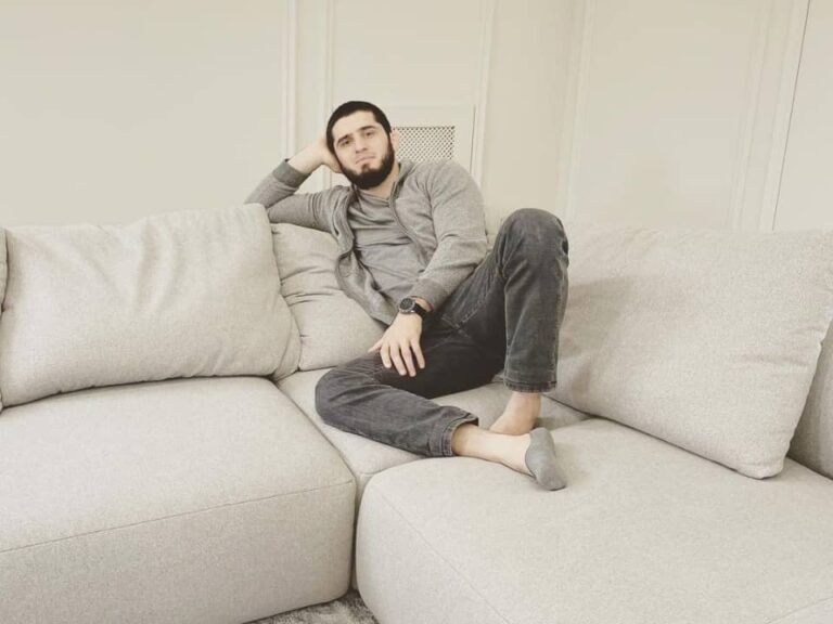islam-makhachev-bio-age-height-girlfriend-net-worth-wealthy-spy