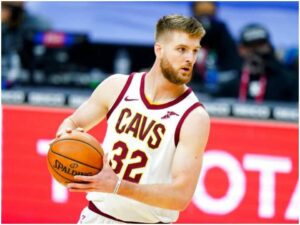 Dean Wade Bio, Age, Height, Girlfriend, Net Worth - Wealthy Spy