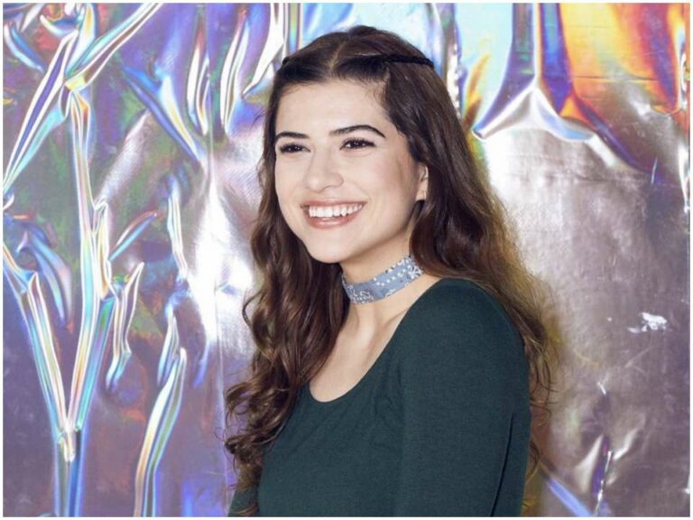 Lisette Alexis Biography, Age, Height, Boyfriend, Net Worth
